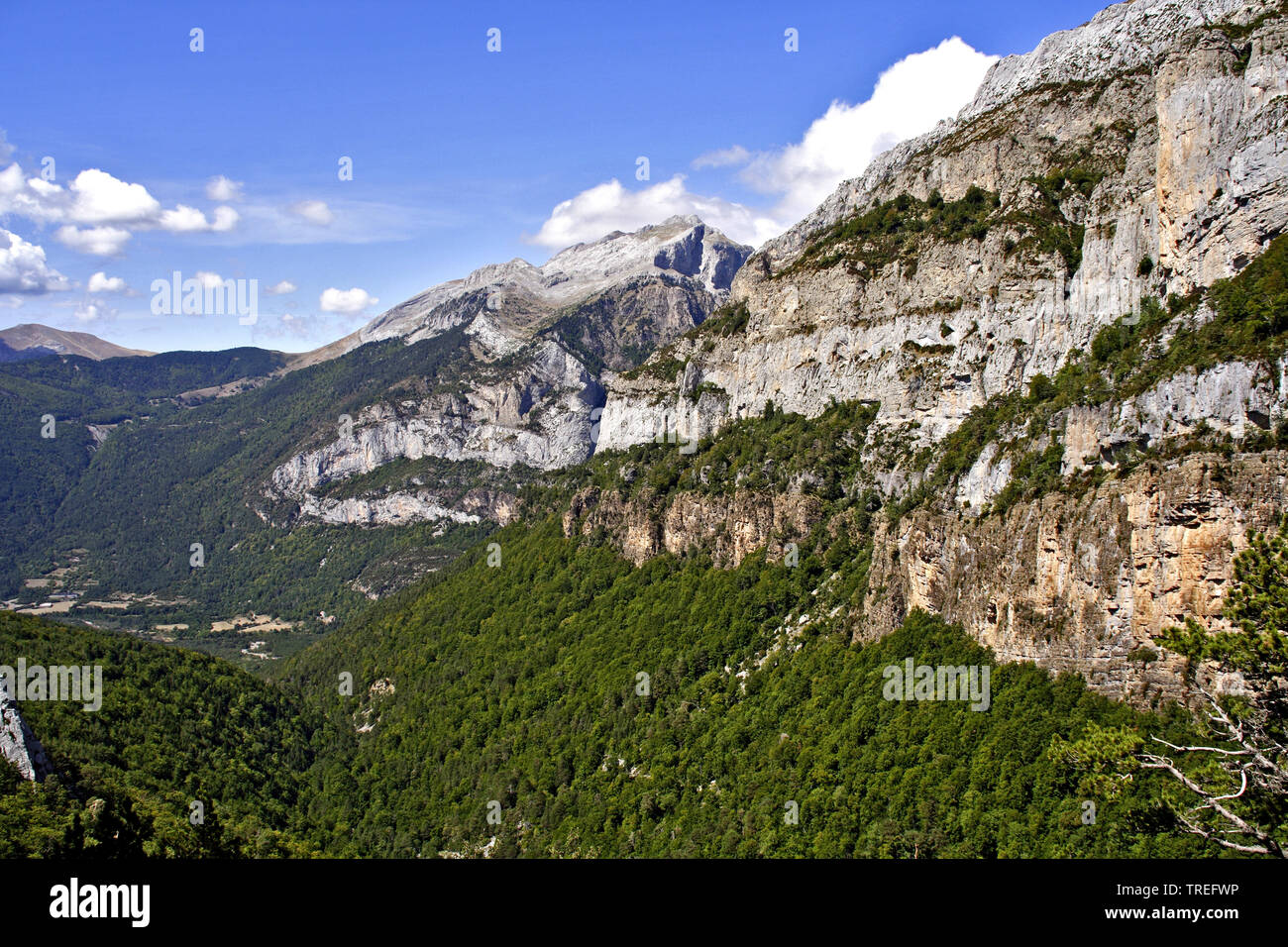 Spanish Pyrenees at Hecho, Spain, Pyrenees, Hecho Stock Photo - Alamy