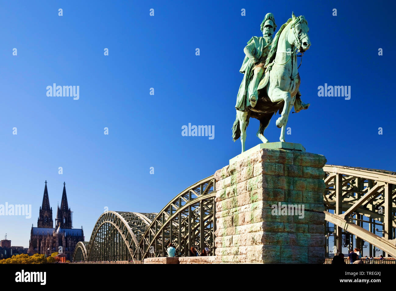 Equestrian Statue of Wilhelm I. with Cologne Cathedral and Hohenzollern ...