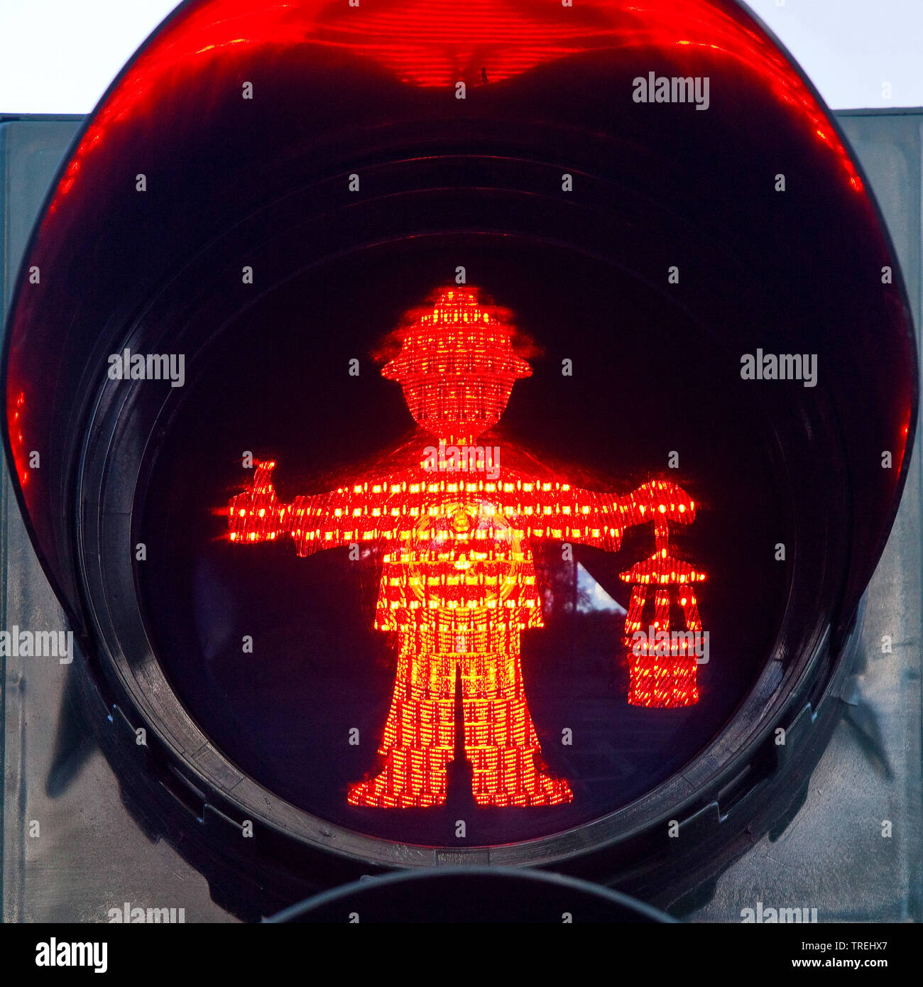 Red man traffic light hi-res stock photography and images - Alamy
