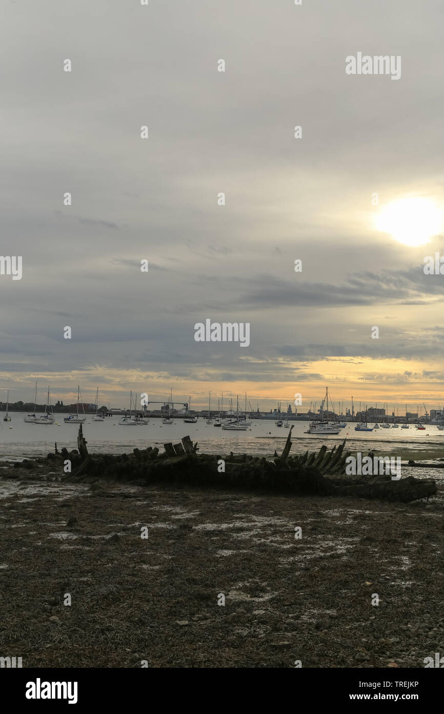 The shipwreck of minesweeper MMS 113 during low tide in Gosport ...