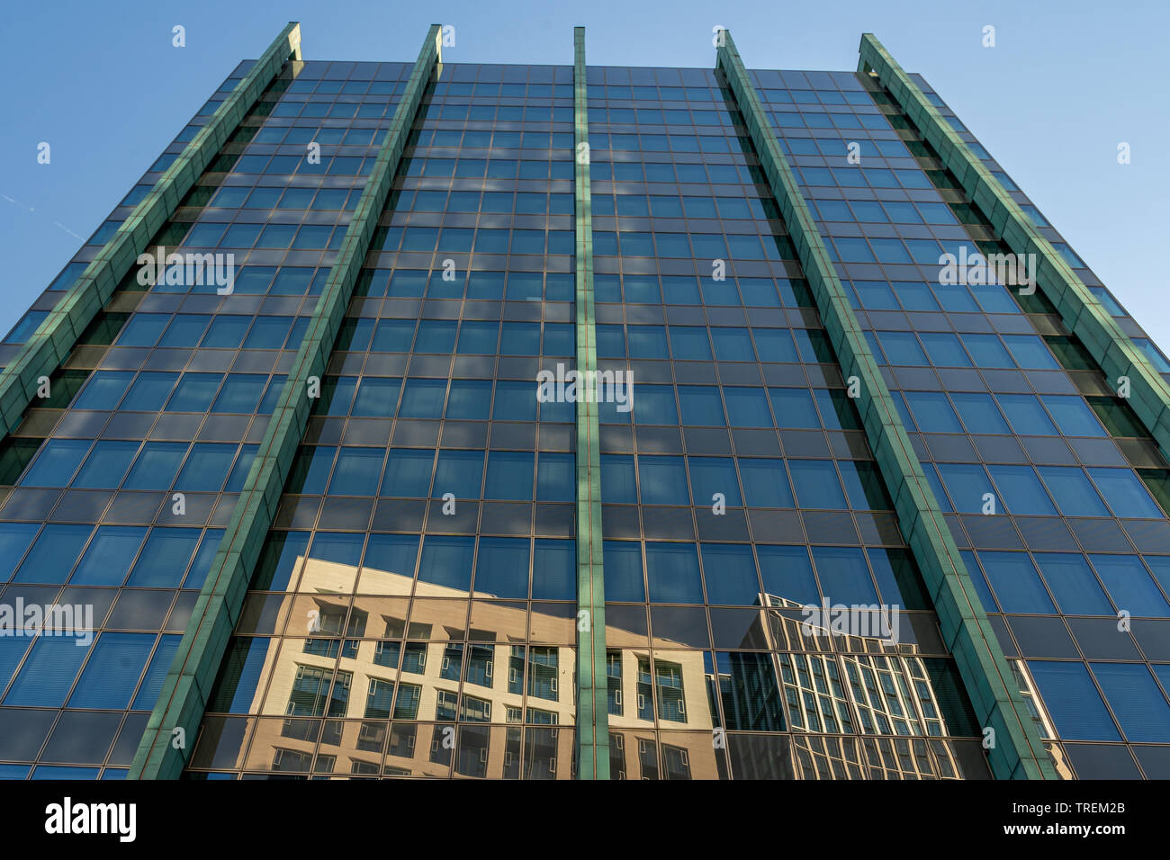 building facade in Frankfurt with reflection of other buildings ...