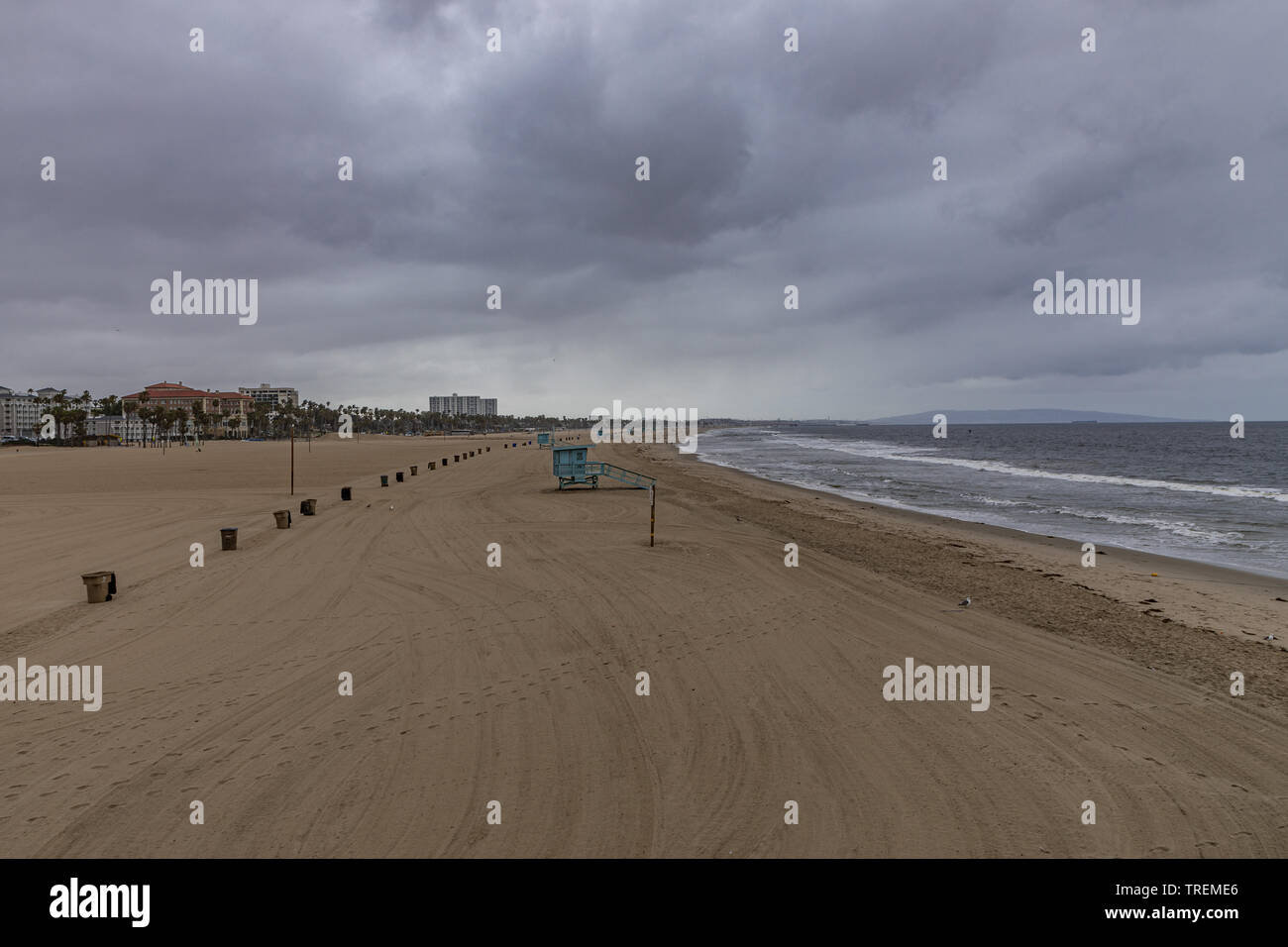 Empty beaches california hi-res stock photography and images - Alamy