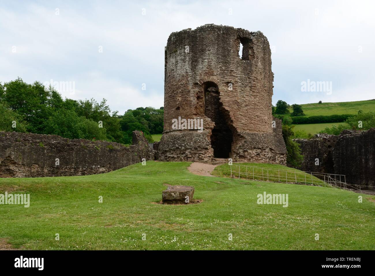 Skenfrith castle hi-res stock photography and images - Alamy