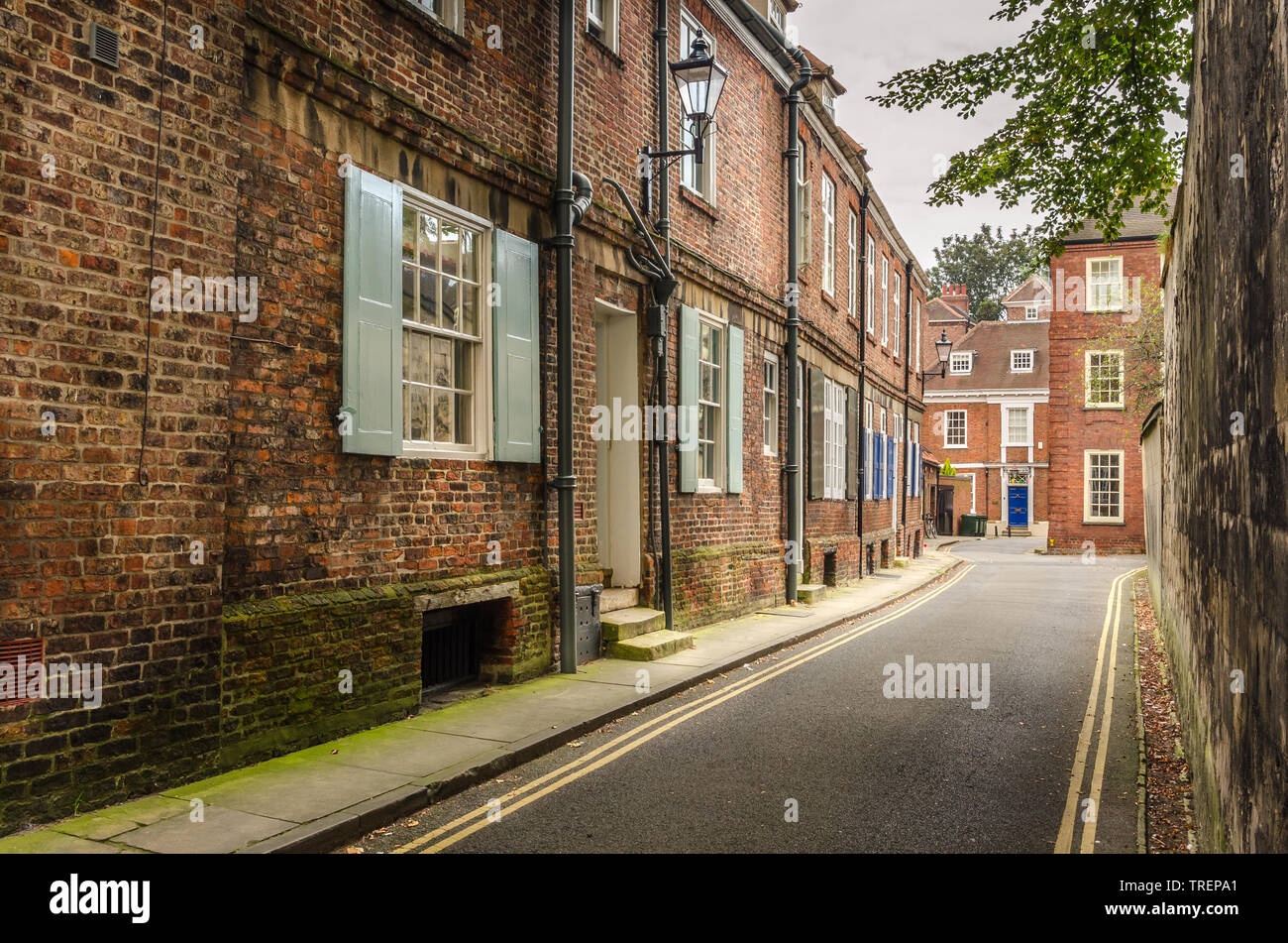 Lane houses hi-res stock photography and images - Alamy