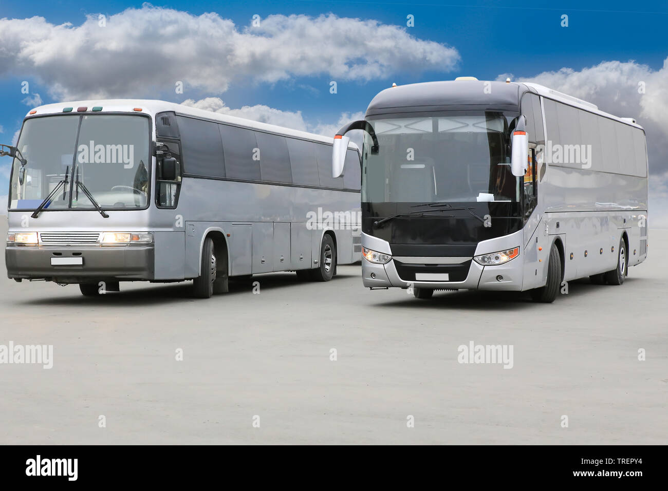 Camper buses hi-res stock photography and images - Alamy