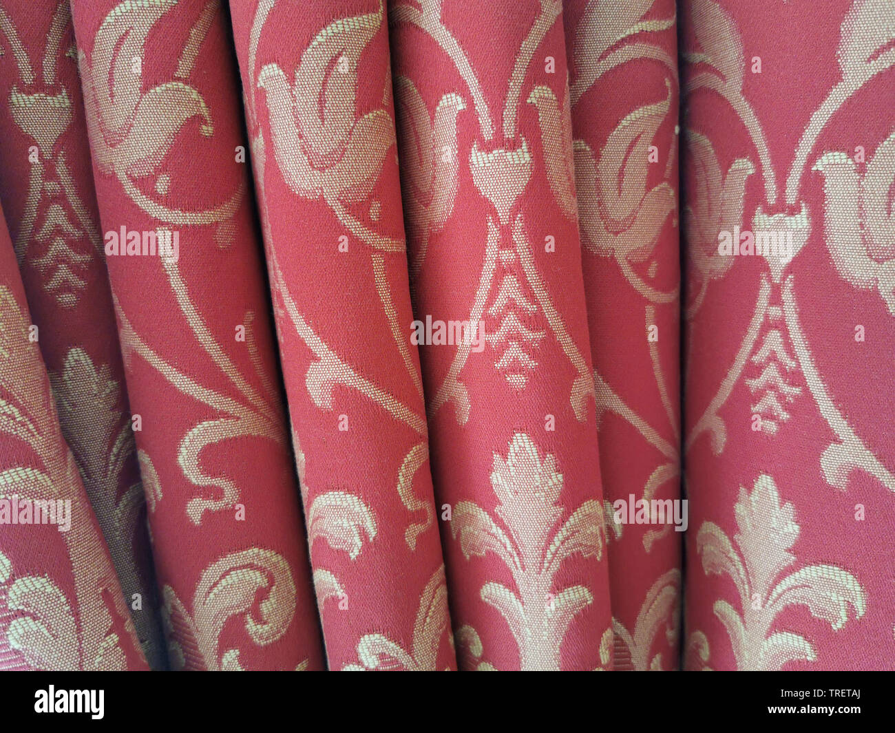 Medieval red and gold fabric texture Stock Photo - Alamy