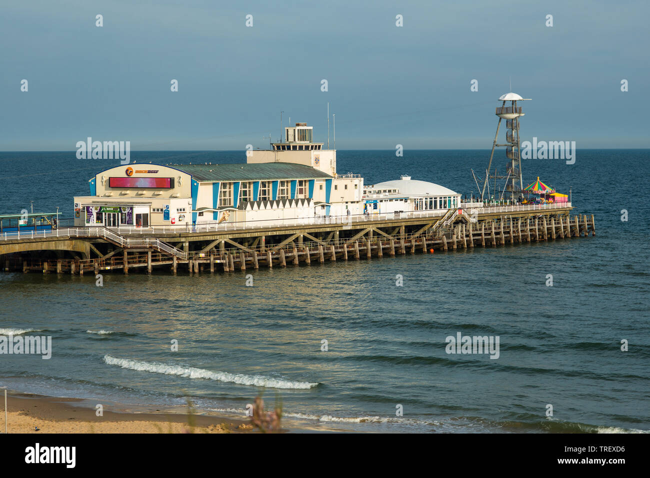 South coast piers hi-res stock photography and images - Alamy