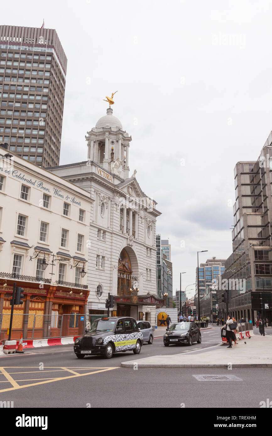 Victoria palace theatre hamilton hi-res stock photography and images - Alamy