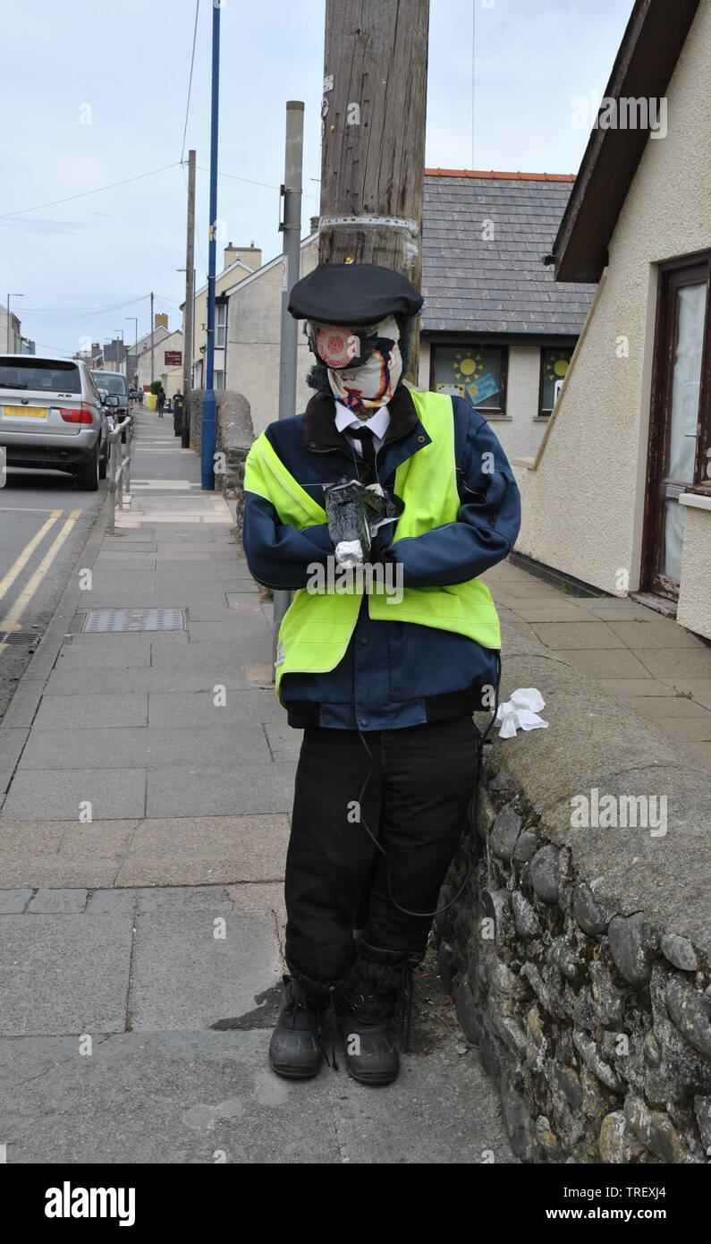 Scarecrow police man hi-res stock photography and images - Alamy