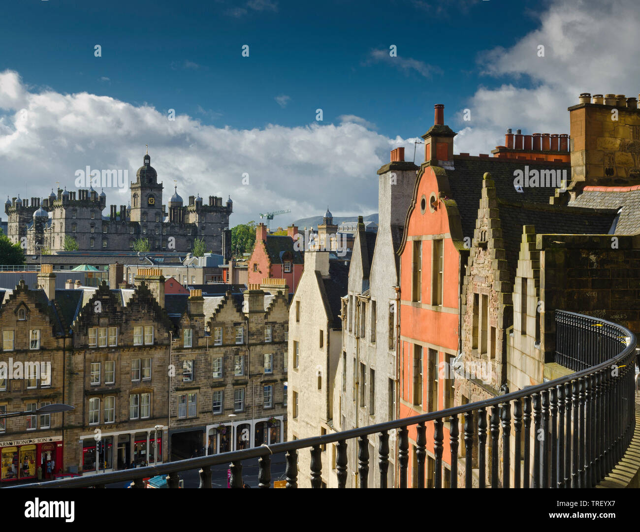 Grassmarket edinburgh auld reekie hi-res stock photography and images ...