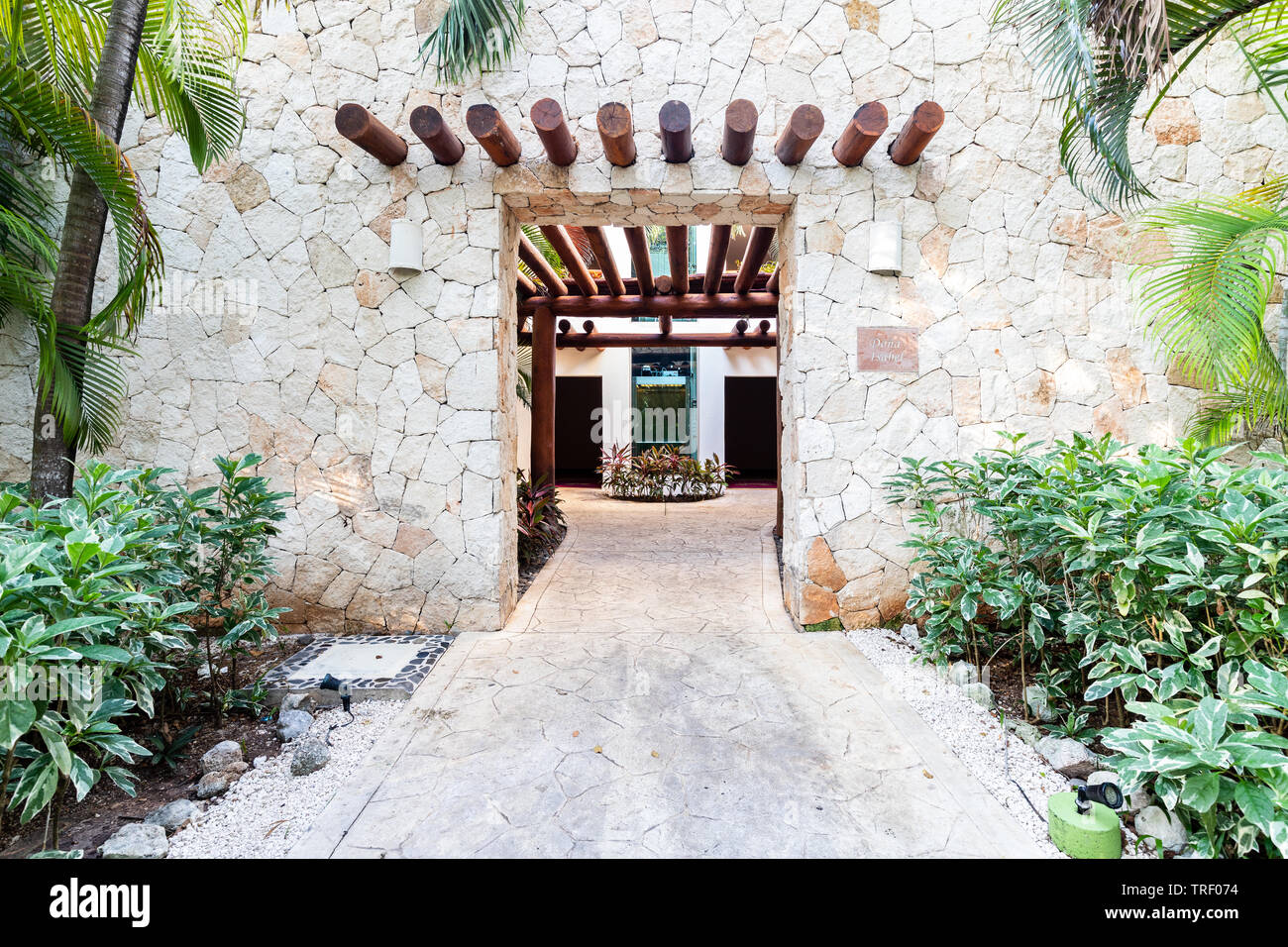 Maya residence hi-res stock photography and images - Alamy