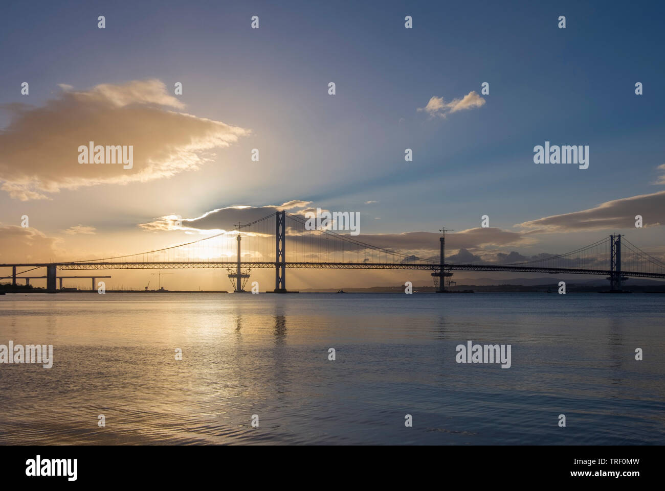 Forth bridges hi-res stock photography and images - Alamy