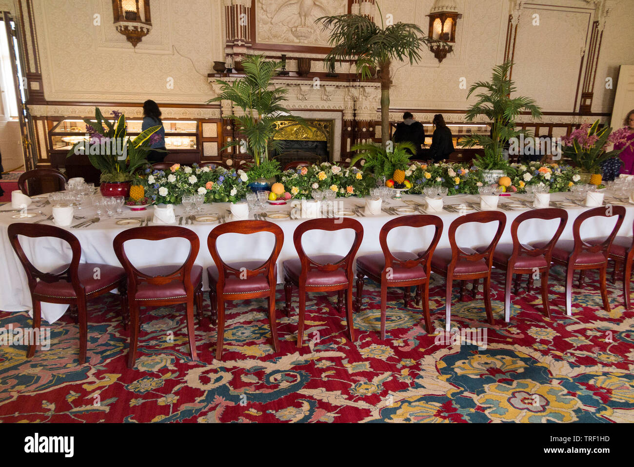 Victorian dining table setting hi-res stock photography and images - Alamy