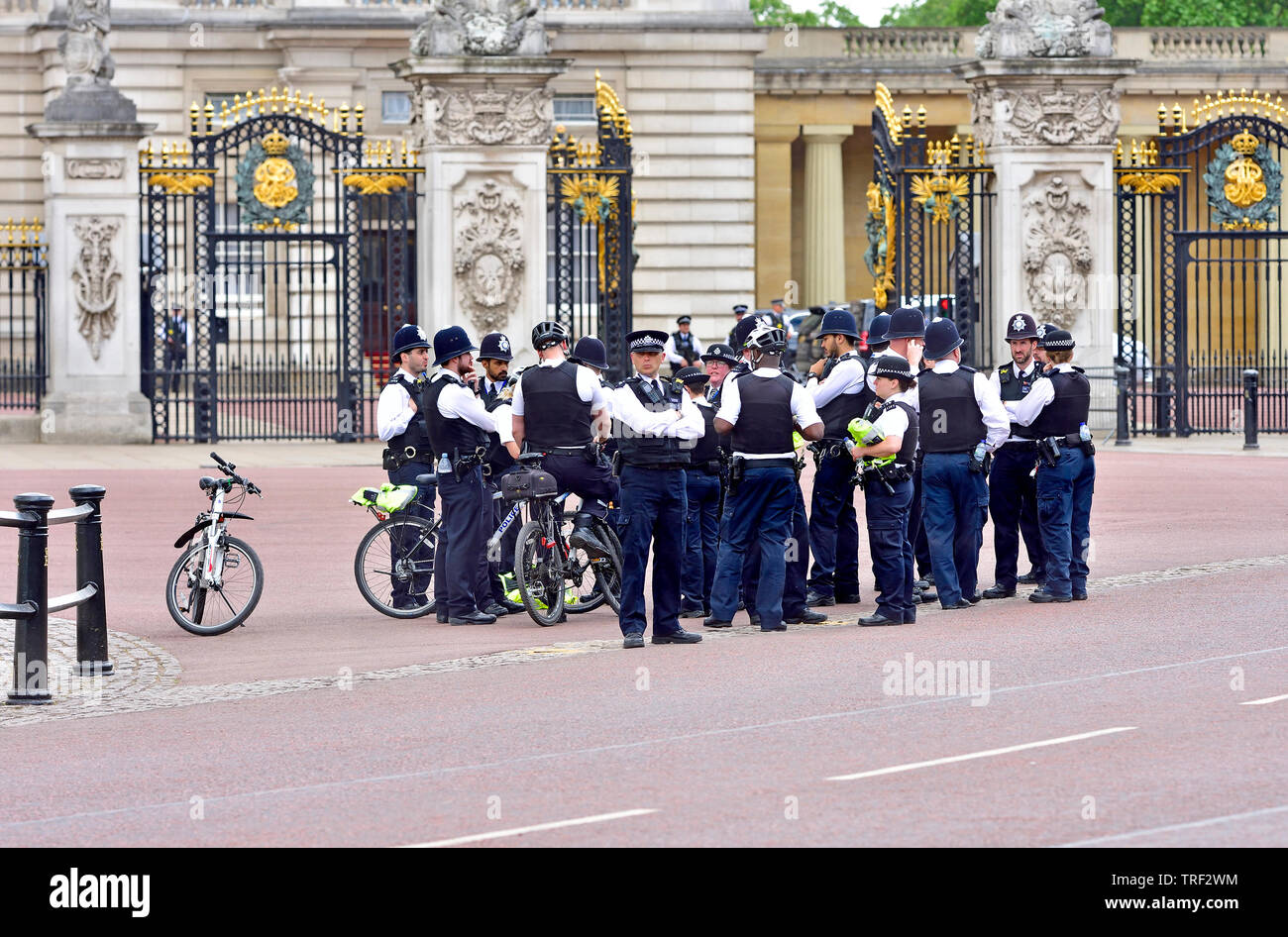 London, England, UK. Metropolitan Police officers on duty around ...