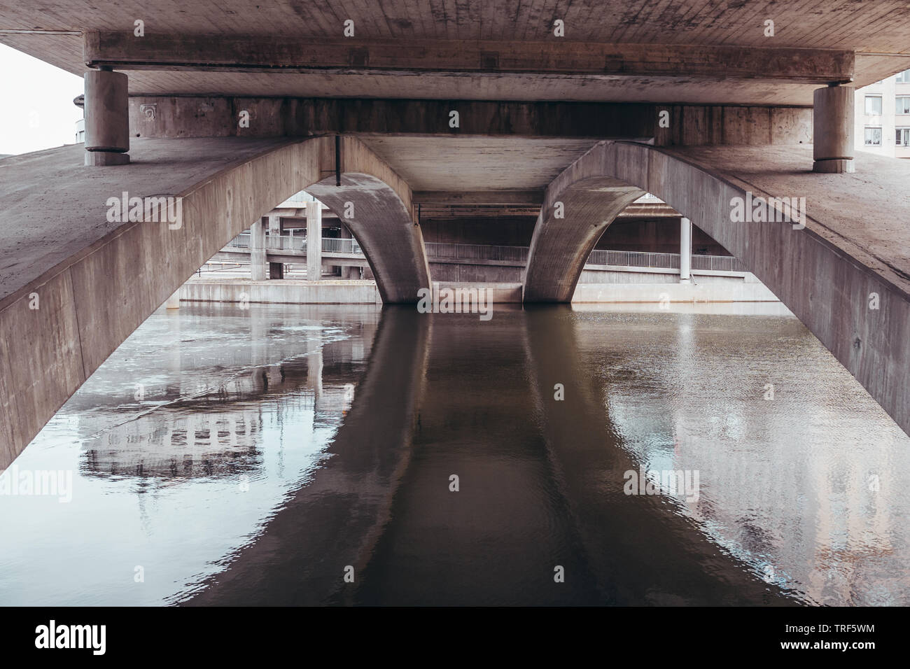 Wide concrete arch bridge hi-res stock photography and images - Alamy