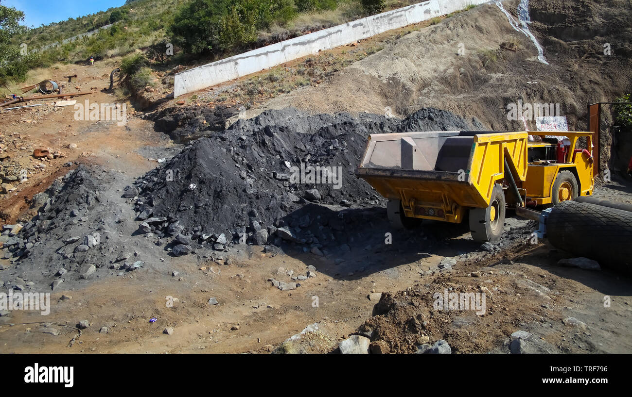 Platinum palladium mining south africa hi-res stock photography and ...