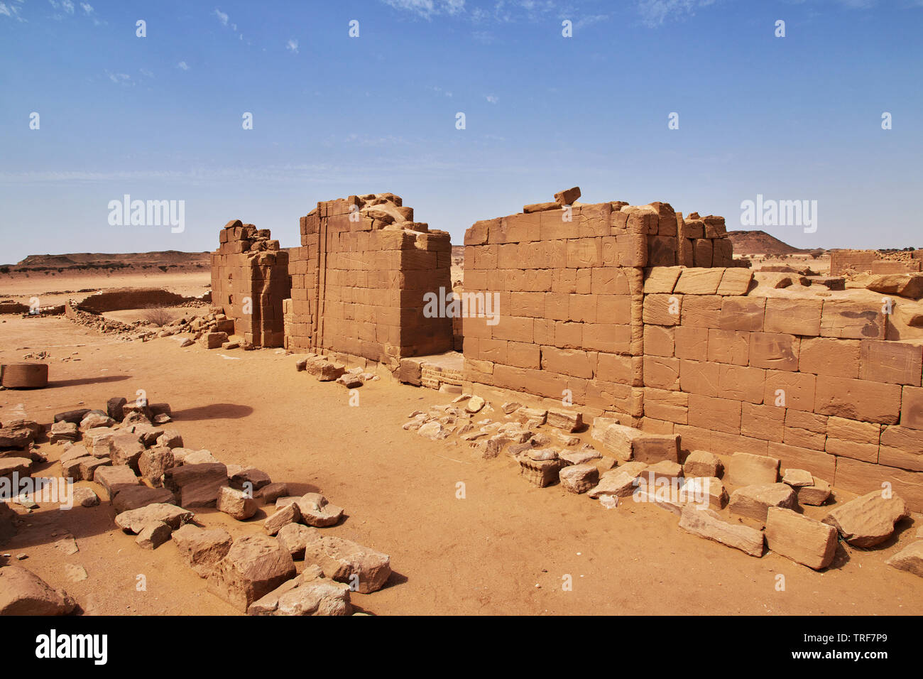 Kingdom Kush - the ruins of the Temple in the desert of the Sudan Stock ...
