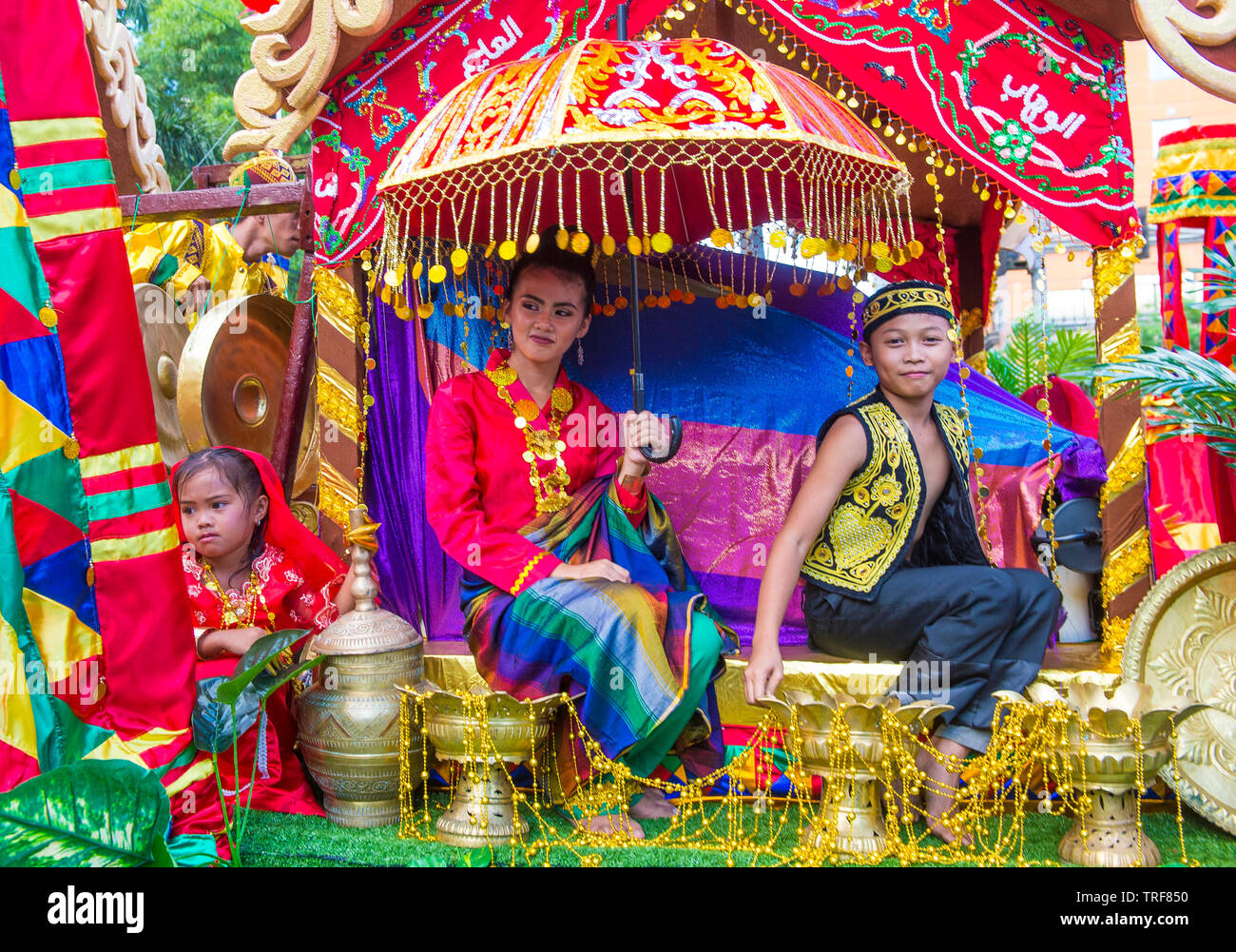 Participants in the Aliwan fiesta in Manila Philippines Stock Photo - Alamy