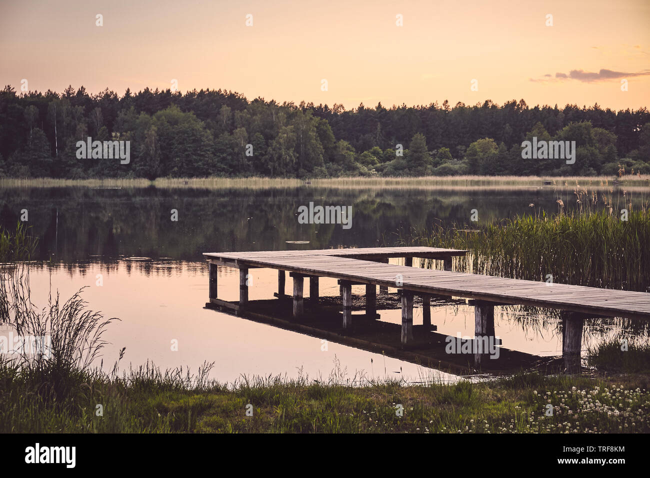 Serene sunset landscape hi-res stock photography and images - Alamy