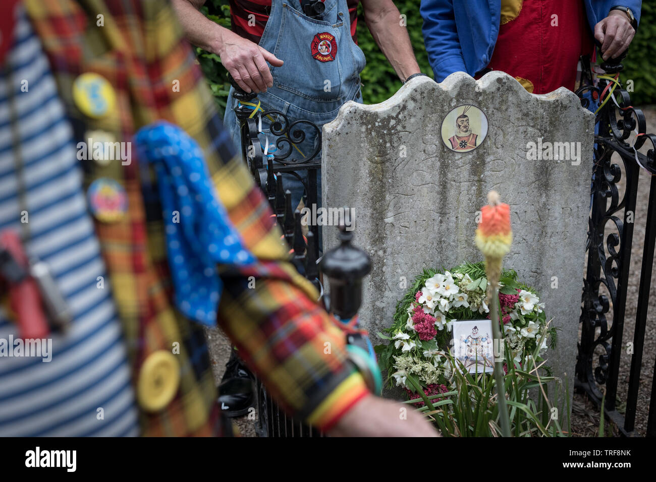 Annual Joseph Grimaldi Clown Memorial Day gathering at his grave in ...