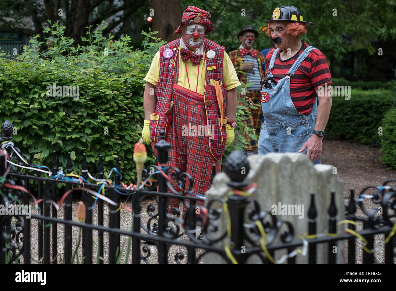 Annual Joseph Grimaldi Clown Memorial Day gathering at his grave in ...
