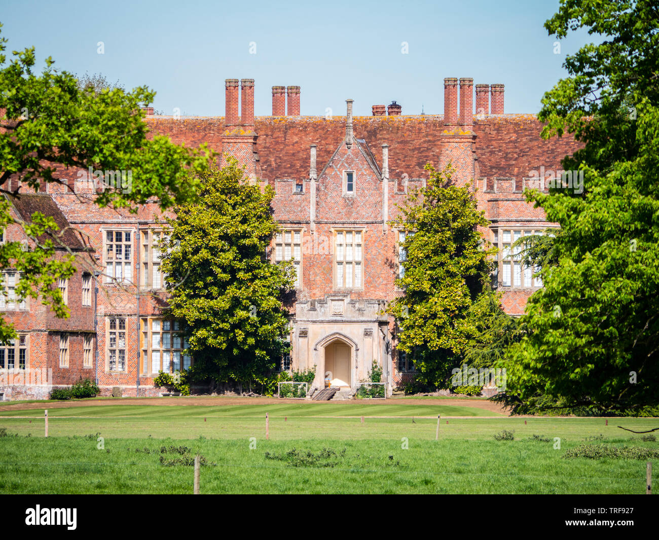 Toad Hall, Mapledurham House ,a Elizabethan house, Mapledurham Village ...
