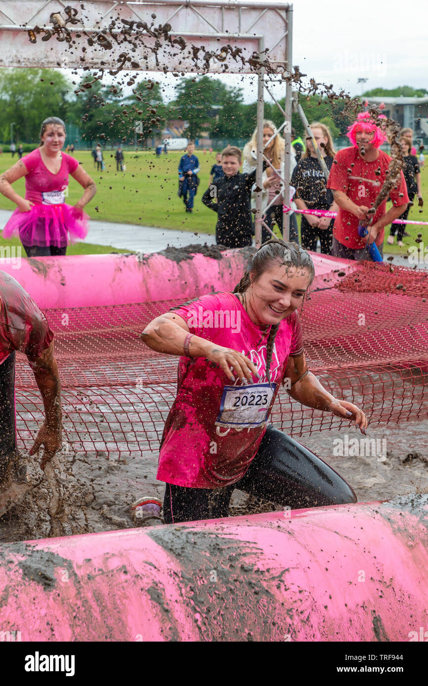 Girls climbing frames hi-res stock photography and images - Alamy