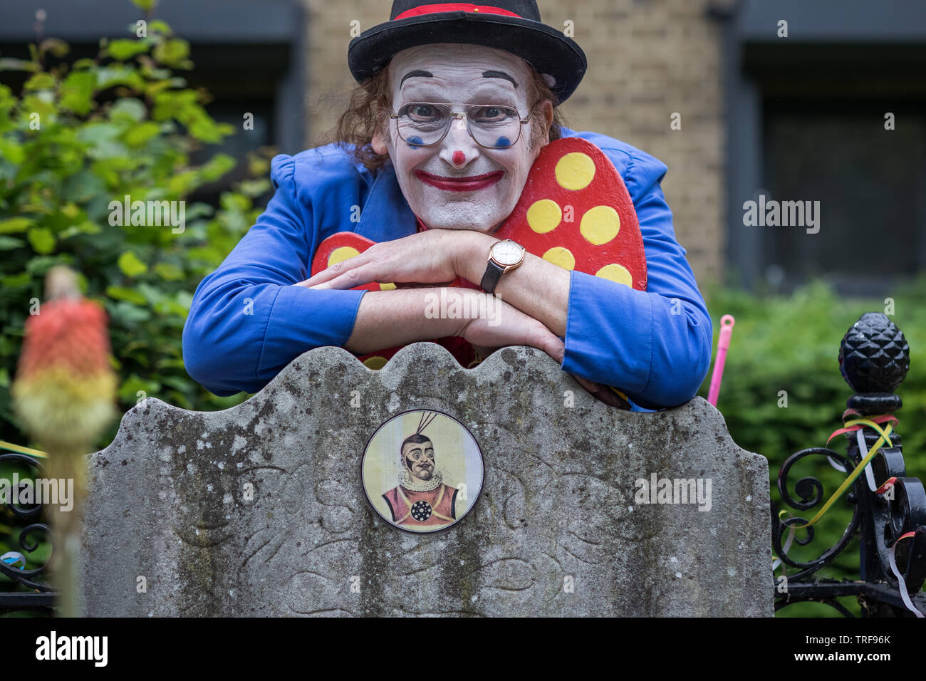 Annual Joseph Grimaldi Clown Memorial Day gathering at his grave in ...