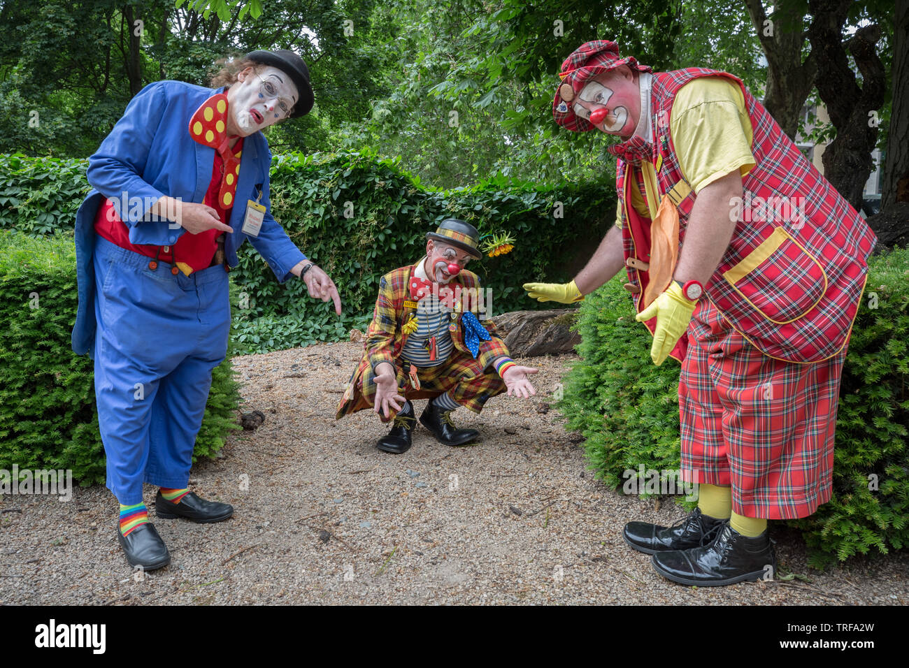Annual Joseph Grimaldi Clown Memorial Day gathering at his grave in ...