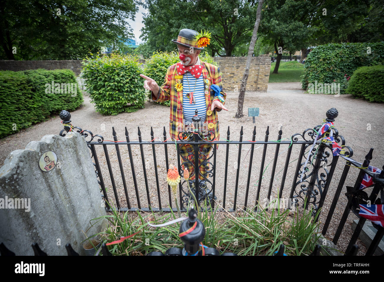 Annual Joseph Grimaldi Clown Memorial Day gathering at his grave in ...