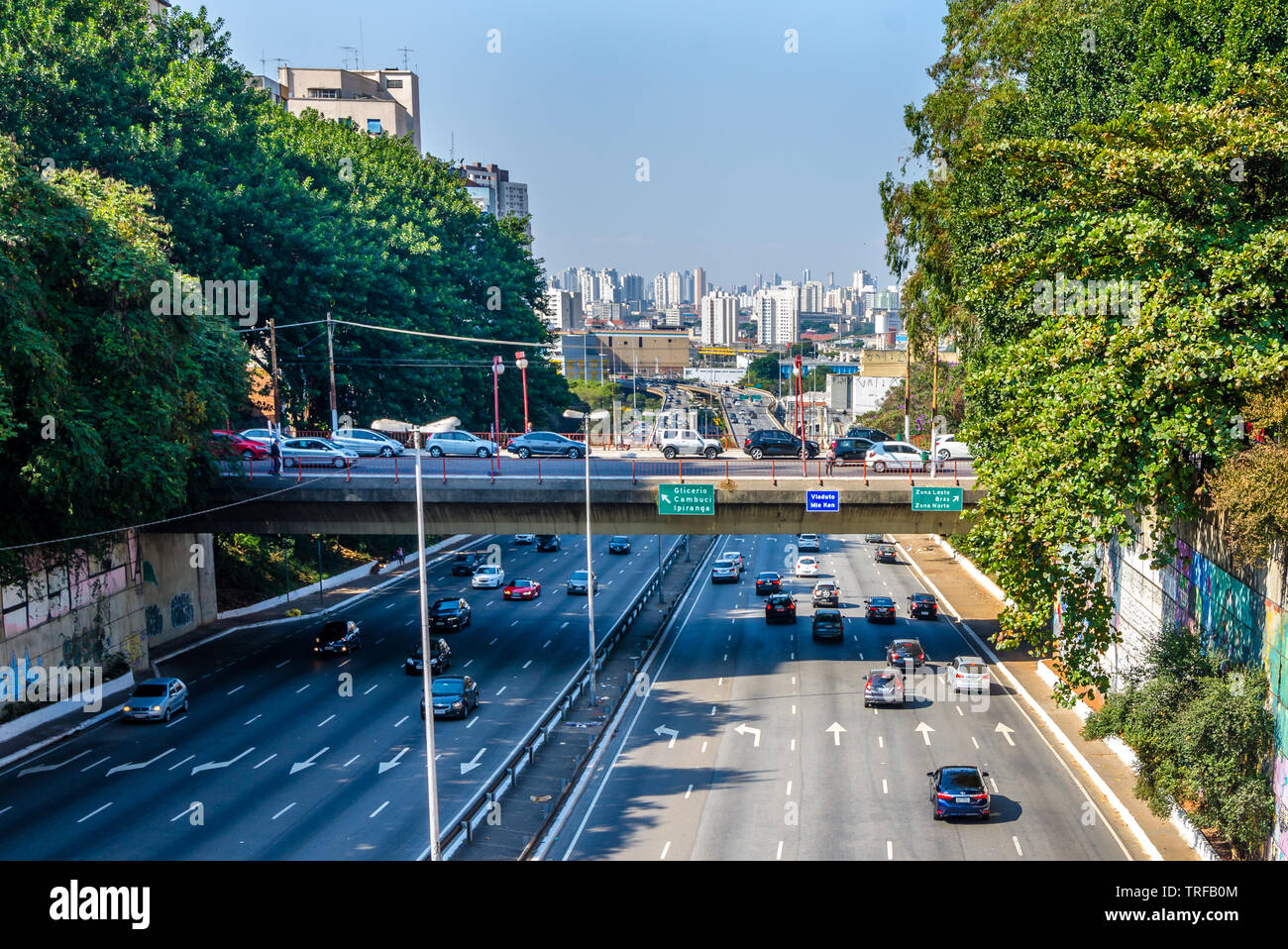 Sao paulo traffic hi-res stock photography and images - Alamy