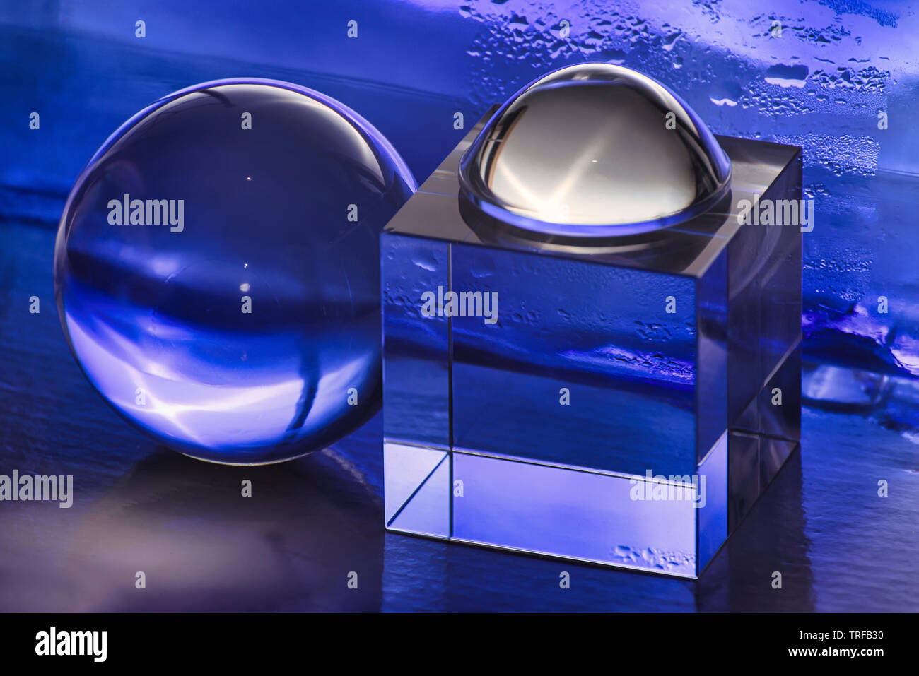 Glass objects hi-res stock photography and images - Alamy