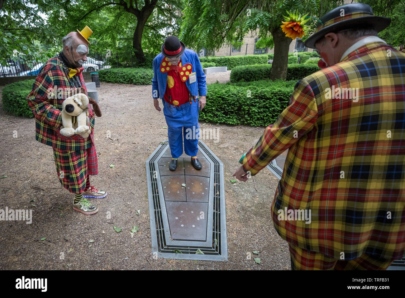 Annual Joseph Grimaldi Clown Memorial Day gathering at his grave in ...