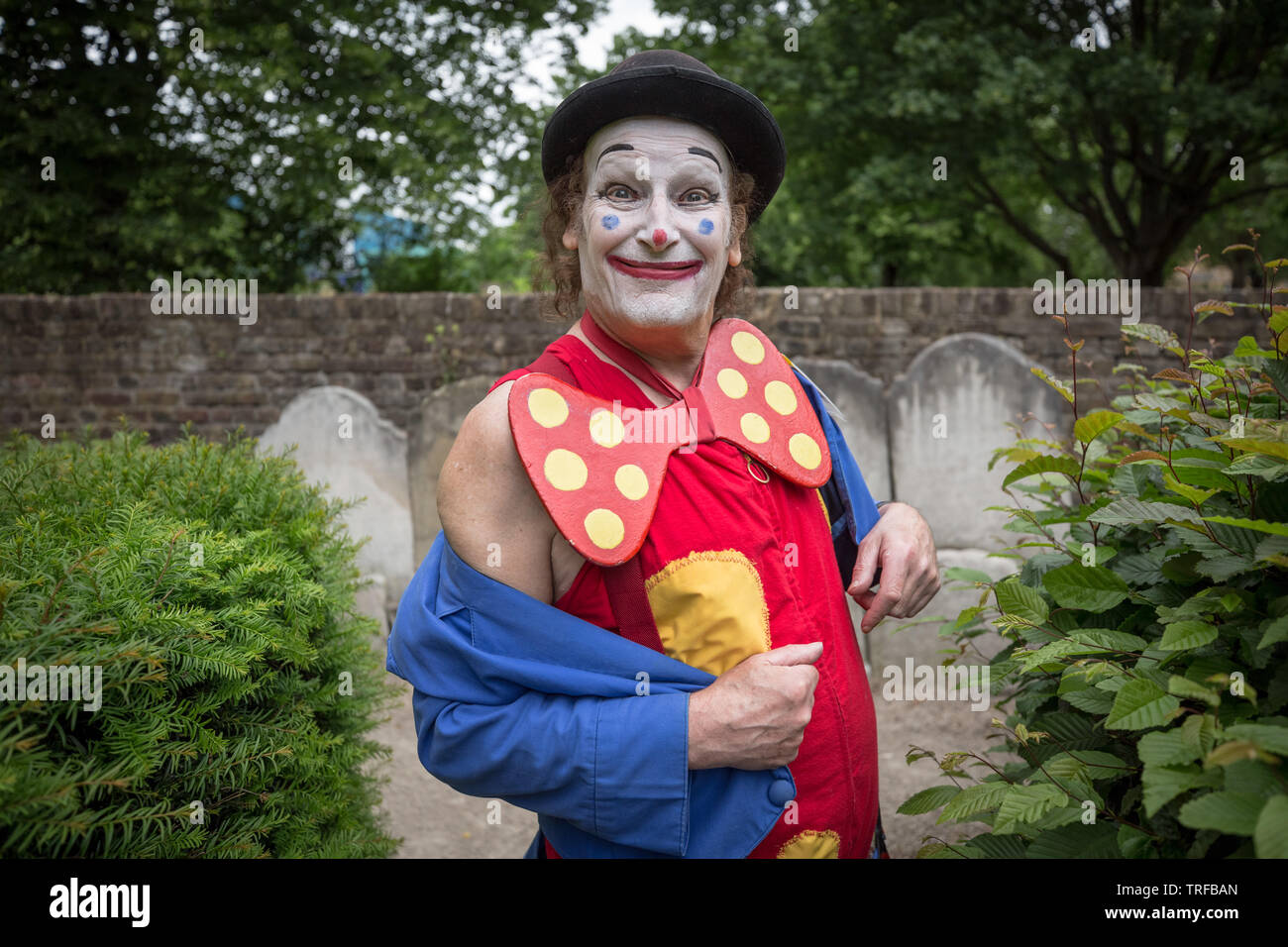 Annual Joseph Grimaldi Clown Memorial Day gathering at his grave in ...