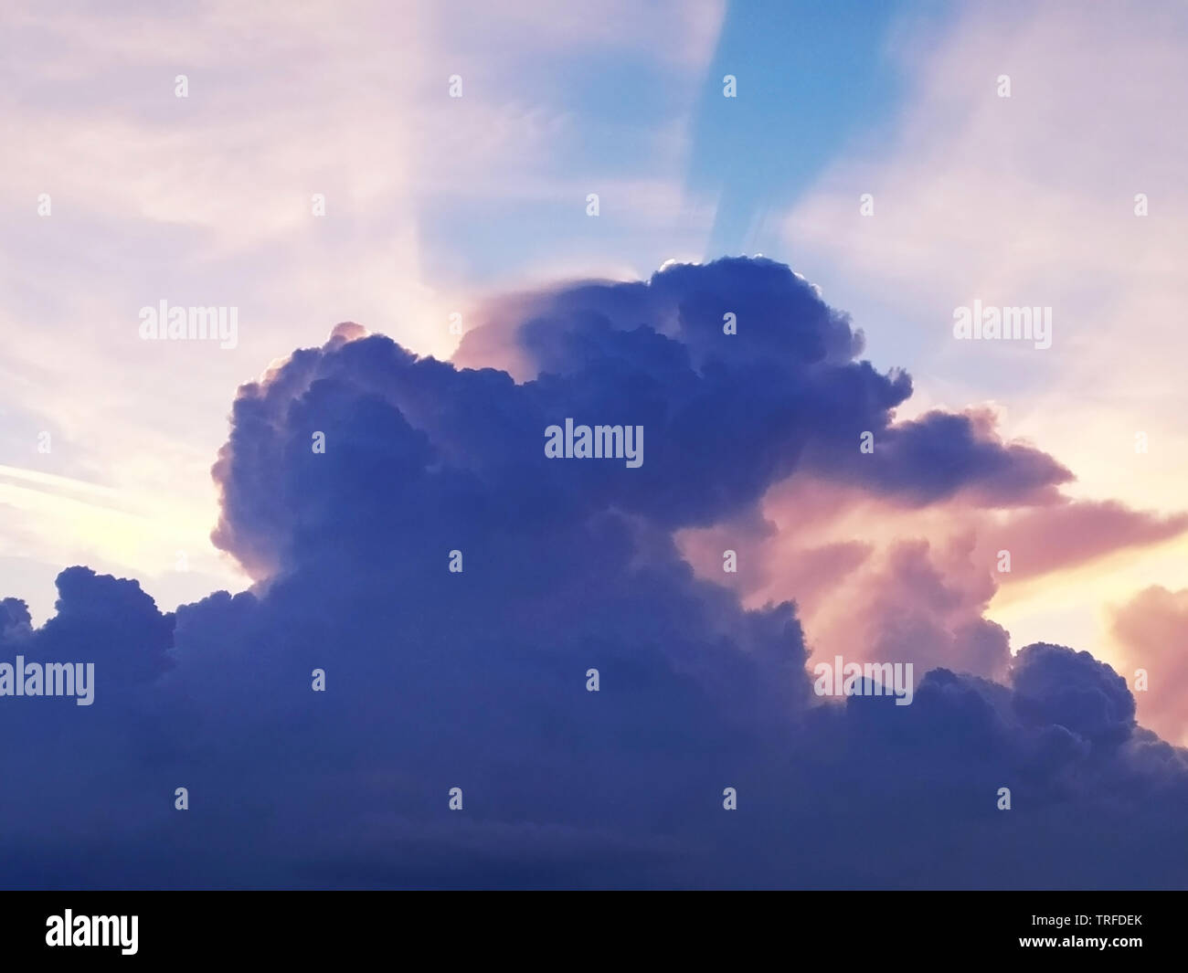 Unusual cloudy sky hi-res stock photography and images - Alamy