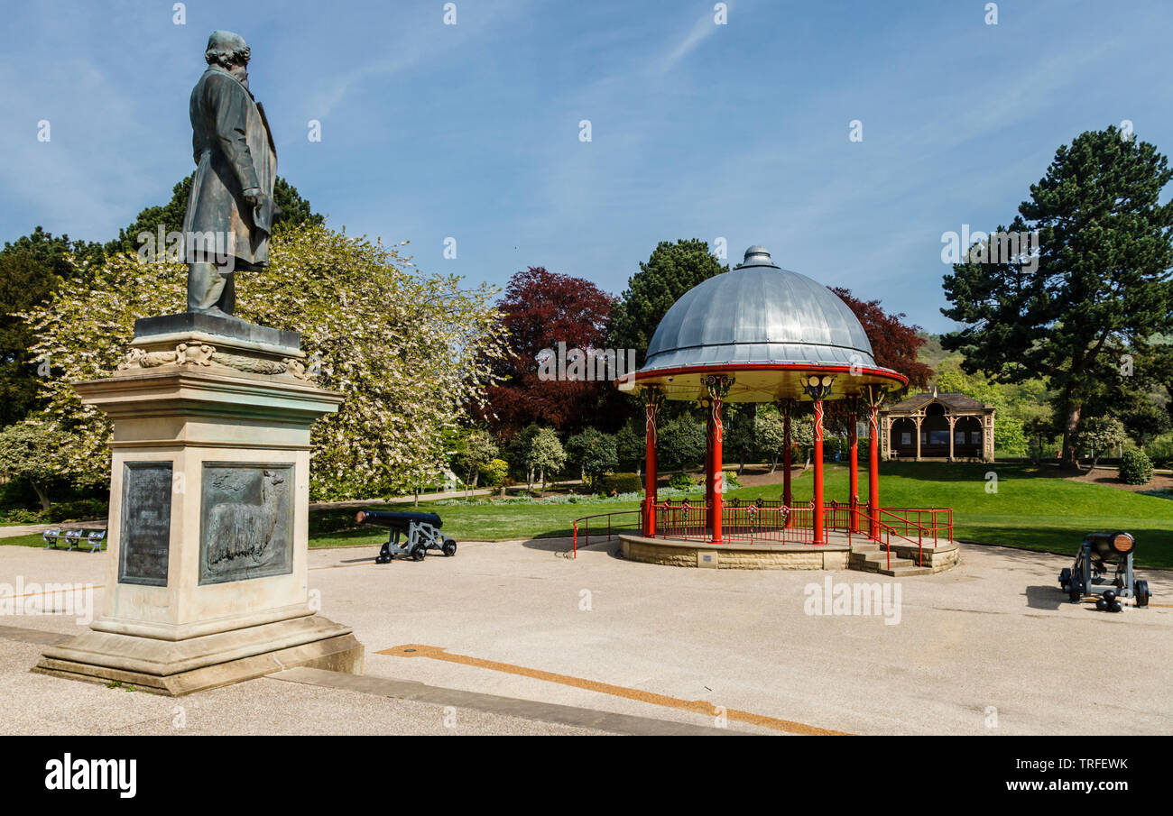 Statue of sir titus salt hi-res stock photography and images - Alamy