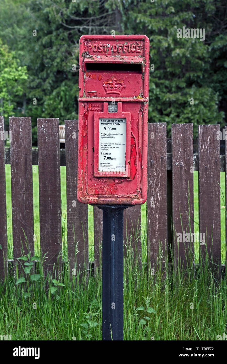 Postbox scotland hi-res stock photography and images - Alamy