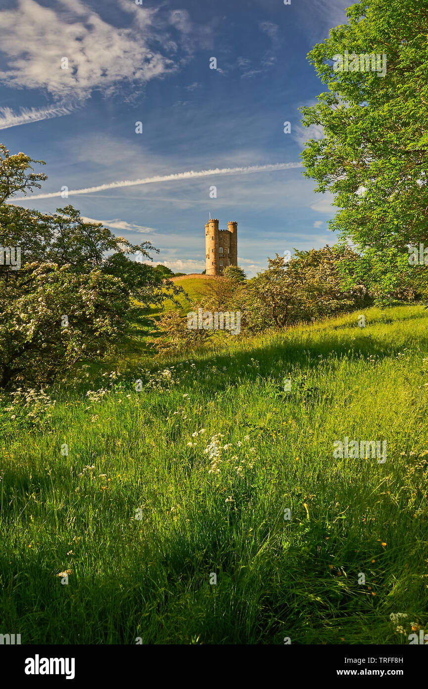 Broadway Tower stands on top of Fish Hill in the northern Cotswolds ...