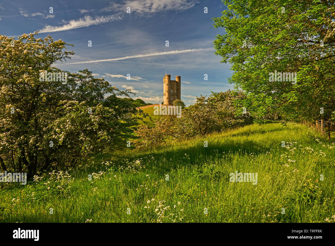 Broadway uk hi-res stock photography and images - Alamy