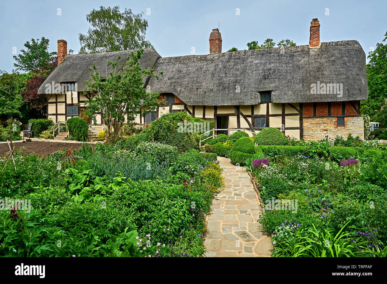 Anne Hathaway's cottage in Shottery, Stratford upon Avon, is a medieval ...