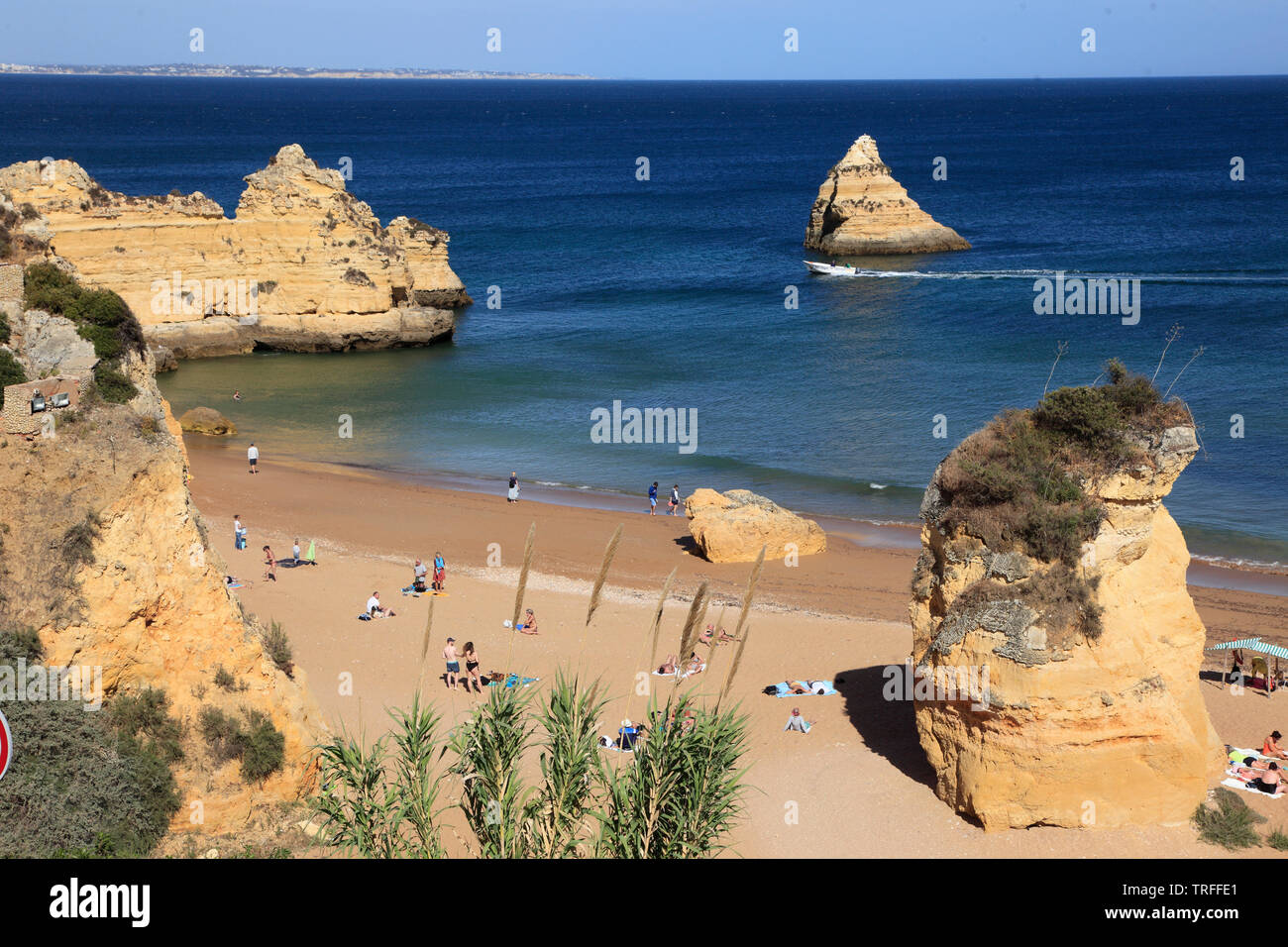 Praia Da Dona Ana Beach High Resolution Stock Photography and Images ...