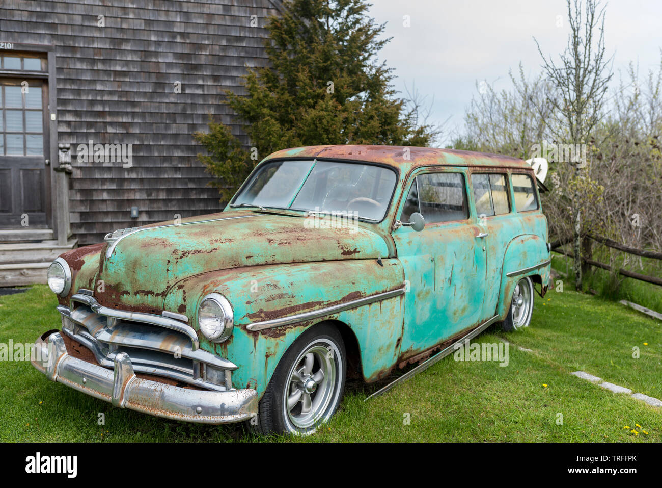 Old cars rusting away hi-res stock photography and images - Alamy