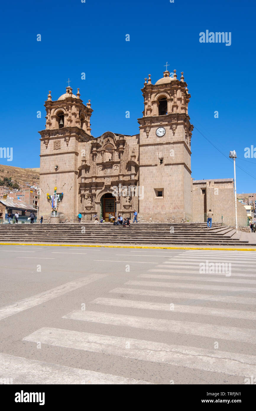 Catedral de puno hi-res stock photography and images - Alamy