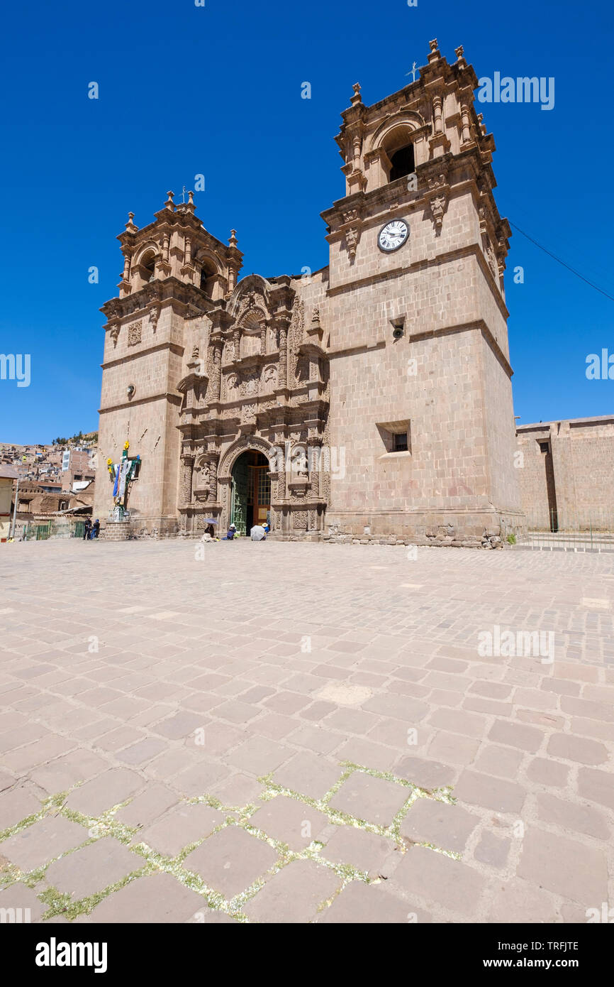 Catedral de puno hi-res stock photography and images - Alamy