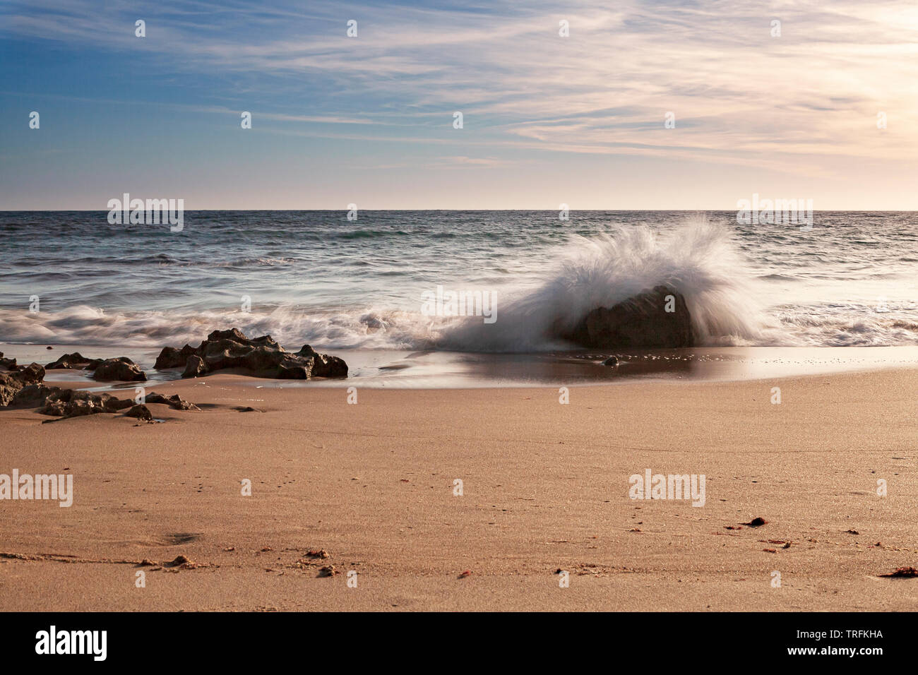 Water splashes on rocks hi-res stock photography and images - Alamy