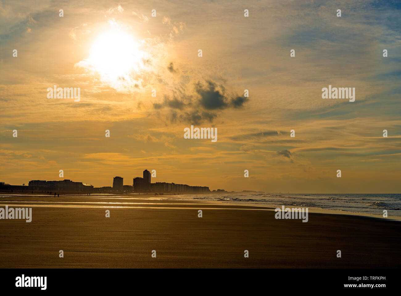 Ostende coast hi-res stock photography and images - Alamy