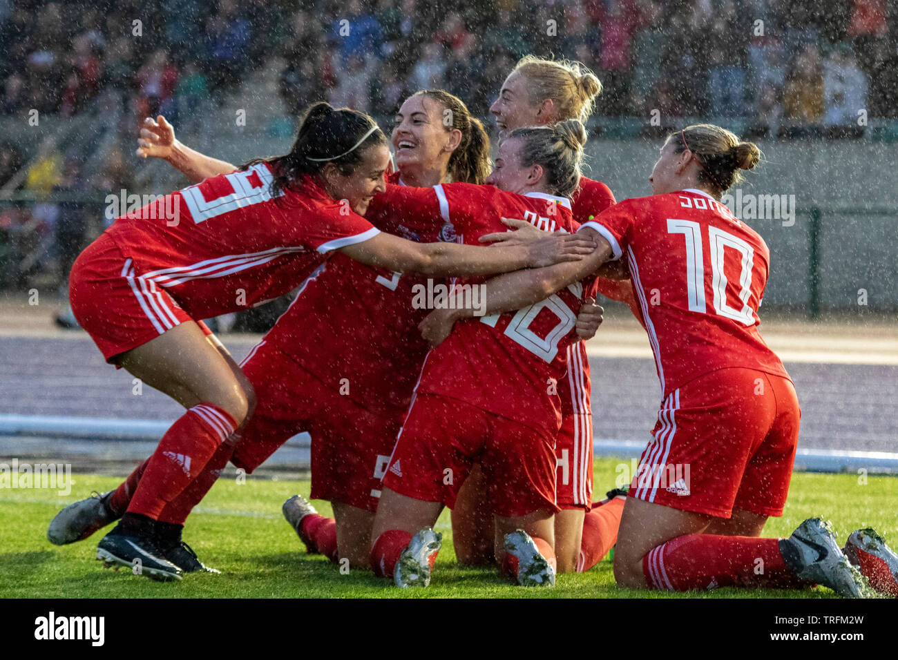 Kayleigh Green of Wales celebrates scoring the winning goal. Wales ...