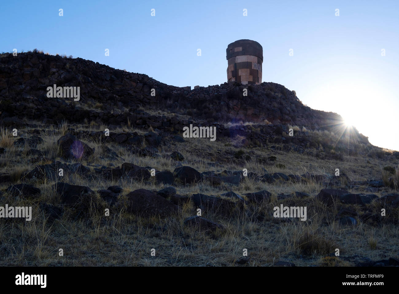 Impressive pre-Inca burial tower called chullpa at Sillustani, Puno ...