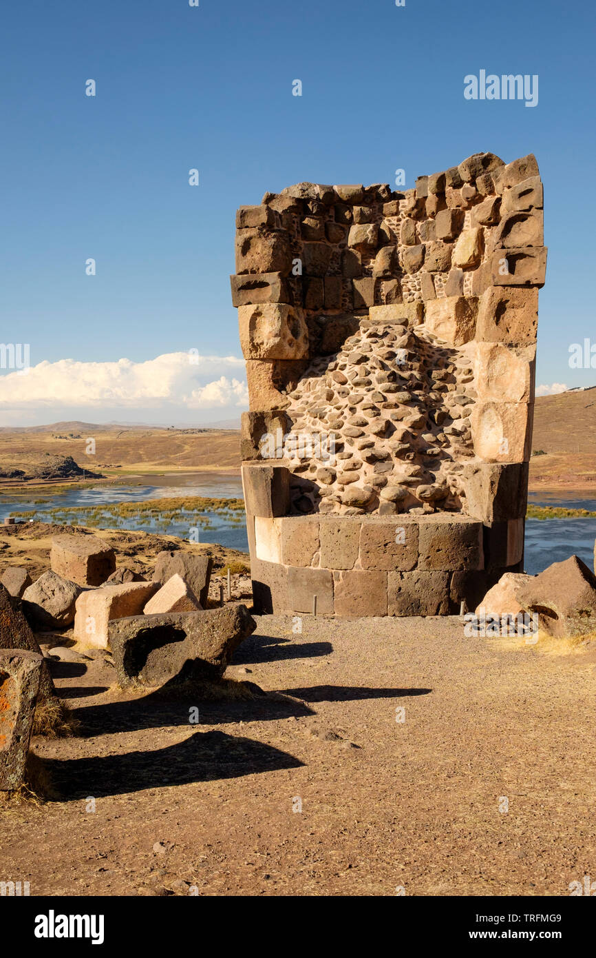Impressive pre-Inca burial tower called chullpa with the Lake Umayo in ...