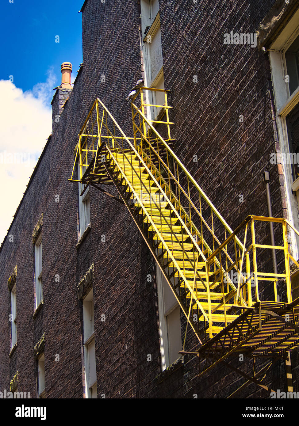 Building fire escape hi-res stock photography and images - Alamy